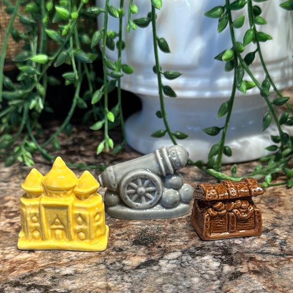 Wade | Accents | Wade Figures | Poshmark